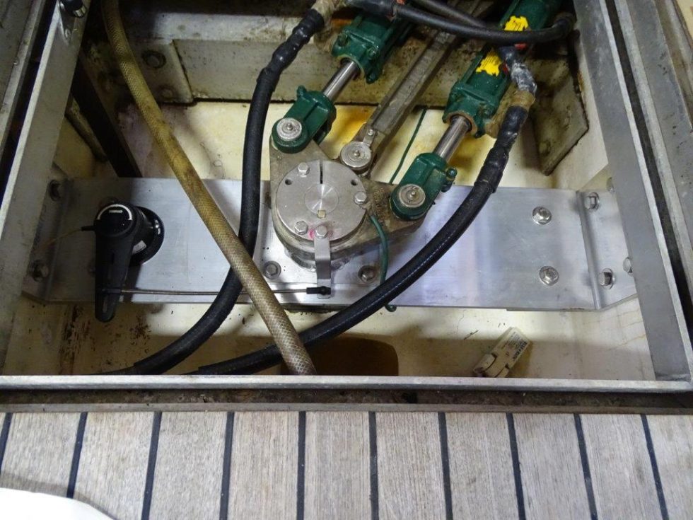 36′ NORTHERN BAY – UPPER RUDDER SUPPORT - Niemiec Marine